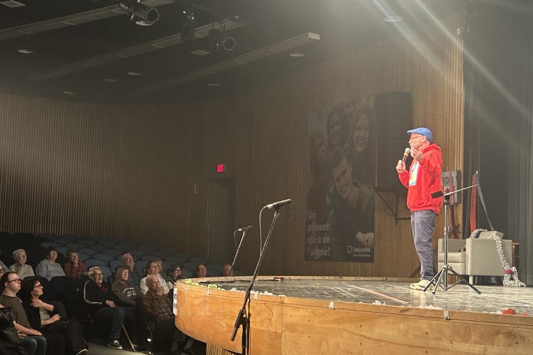 Clap de fin pour la pièce de théâtre Génératrice à l'école De Mortagne ...